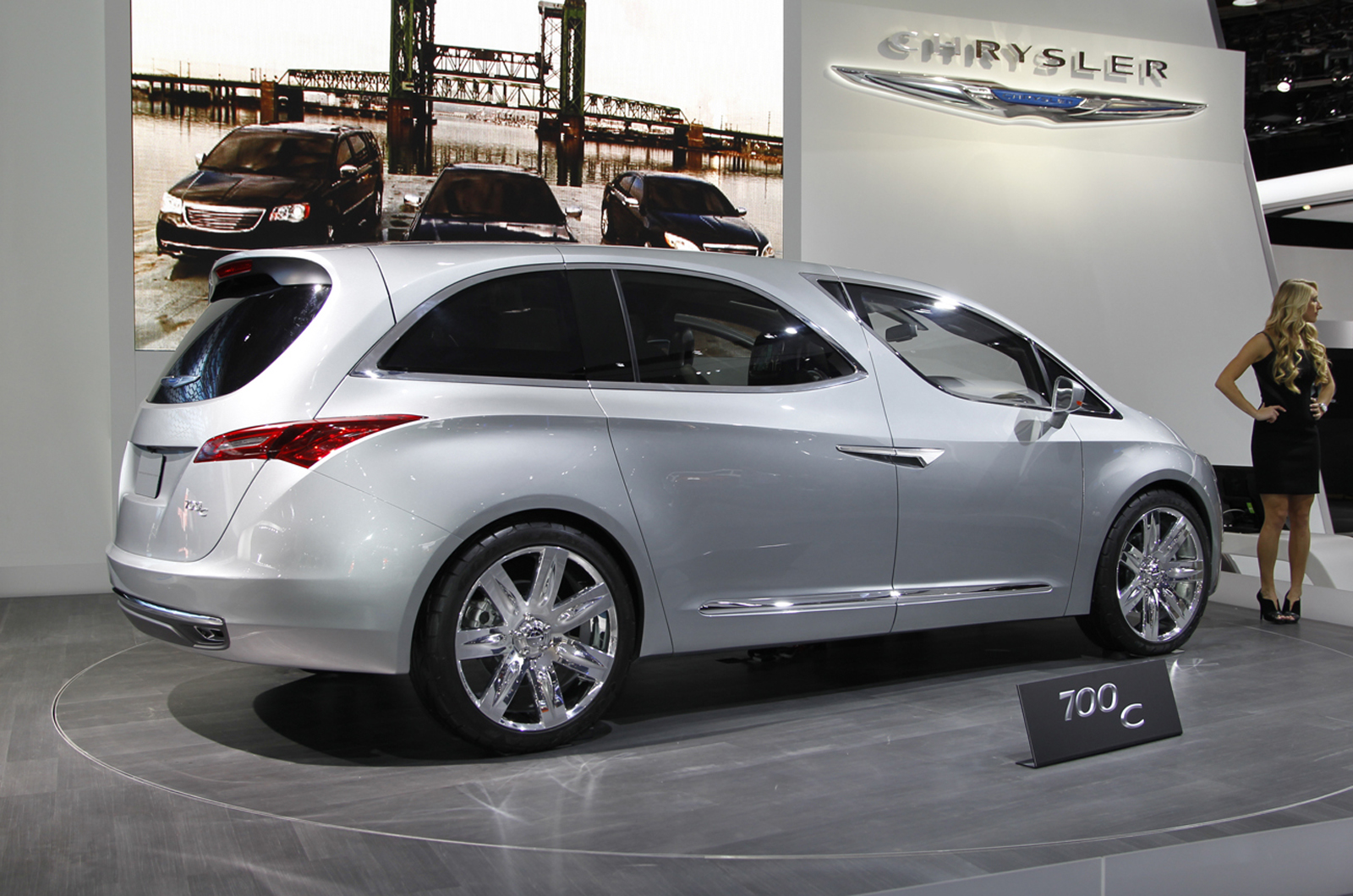 Detroit motor show 2012: Chrysler 700c | Autocar