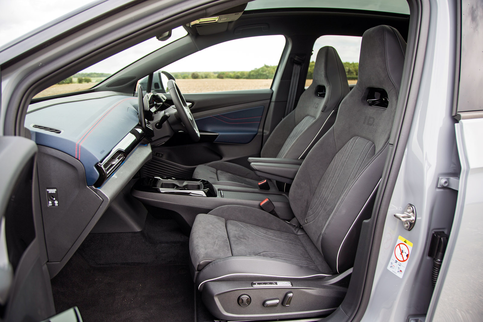 Volkswagen ID 4 GTX Review 2025, Price & Specs | Autocar