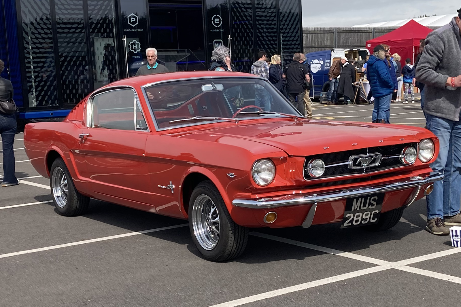 Ford Mustang marks 60th birthday with 800-car party in UK | Autocar