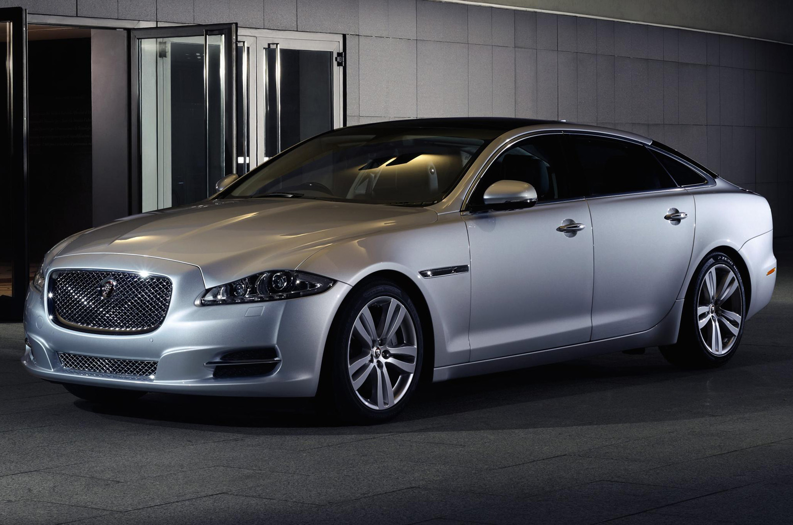 Frankfurt motor show 2013: Jaguar XJ 2014 model year | Autocar
