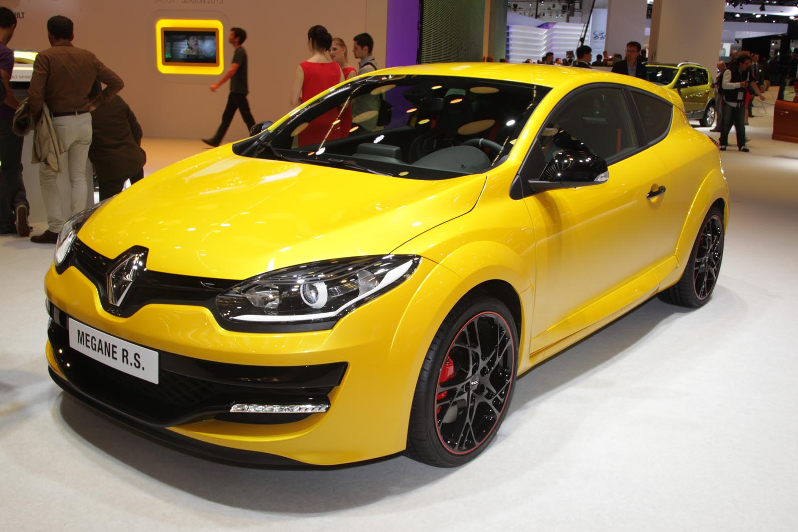 Renault Megane facelift unveiled | Autocar