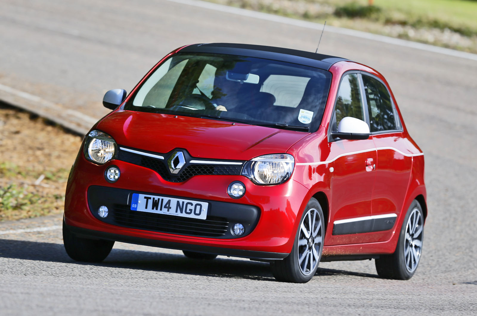 New-wave Renault Twingo brings back old-time understeer | Autocar