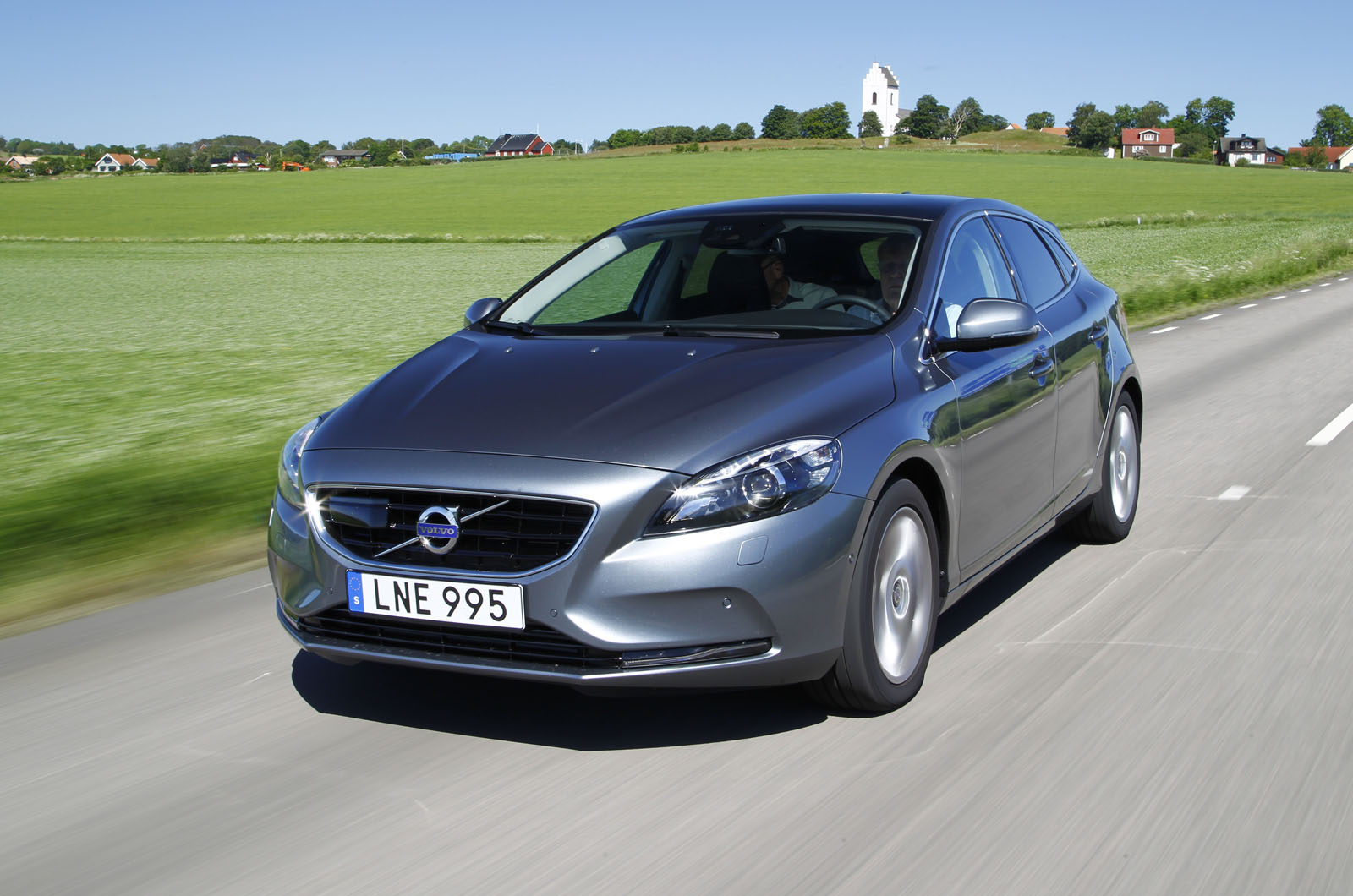 Volvo V40 Drive-E D4 first drive review