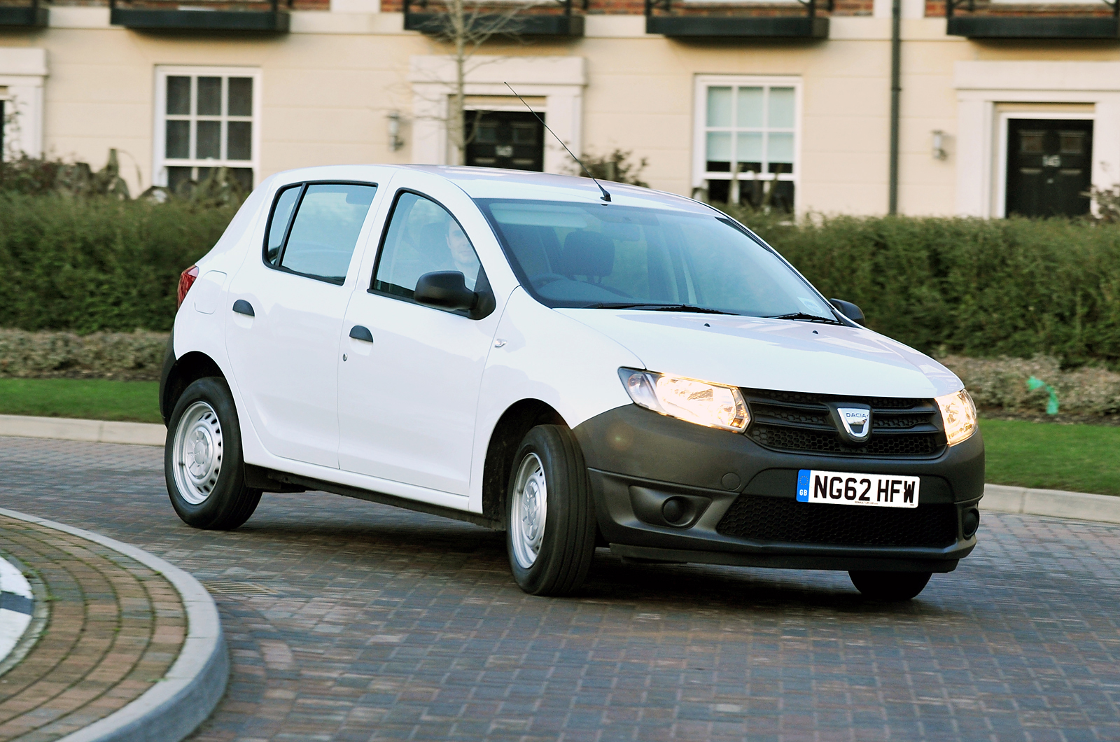 Dacia Sandero Access 1.2 16V 75 first drive review | Autocar