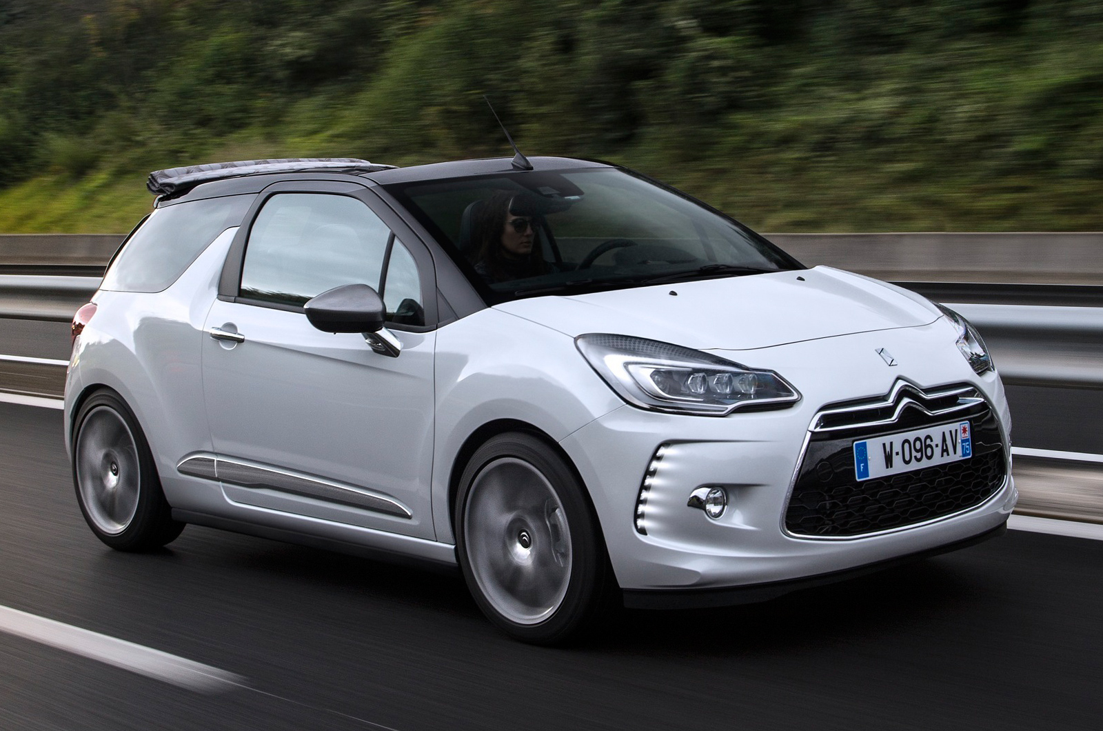 2015 Citroen DS3 Cabrio THP 165 S&S MT6 DSport