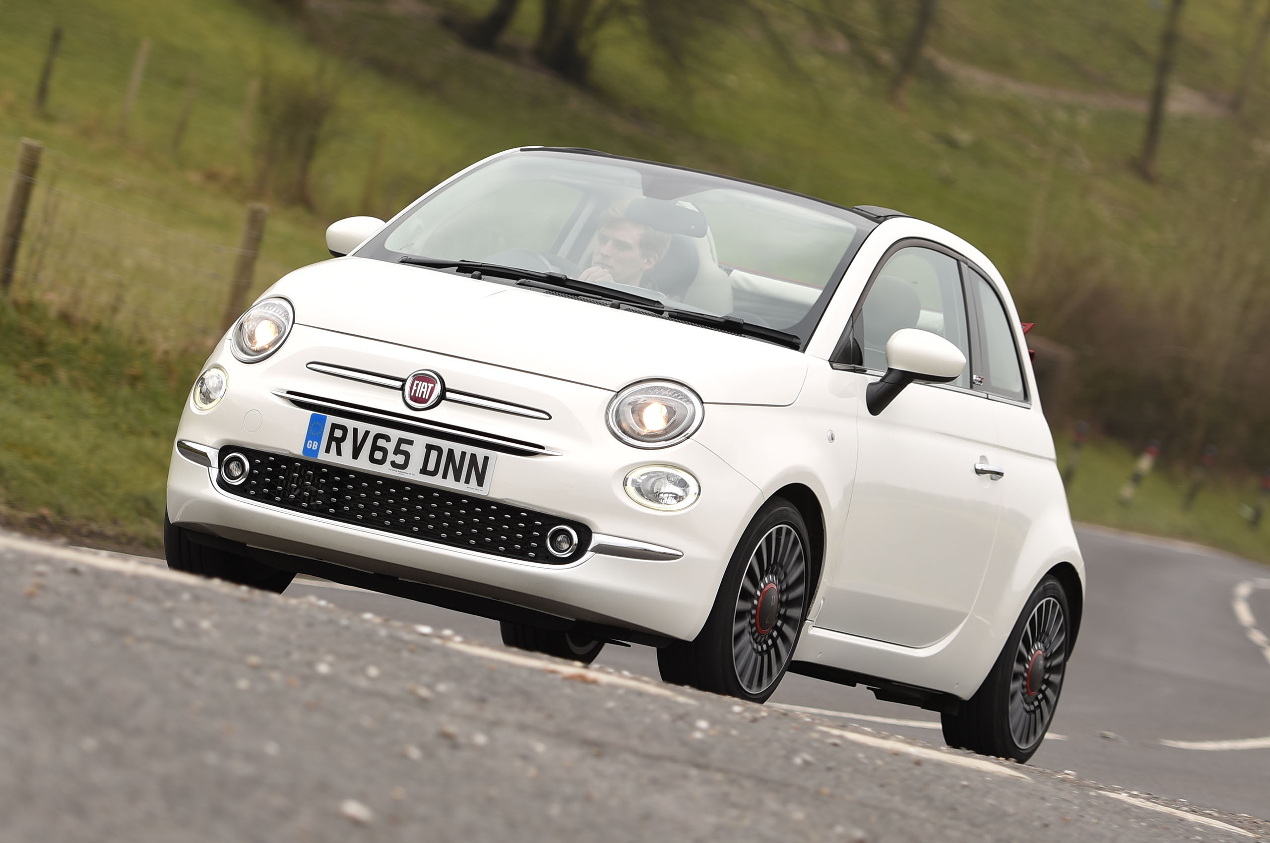 Fiat 500C Review 2025, Price & Specs | Autocar