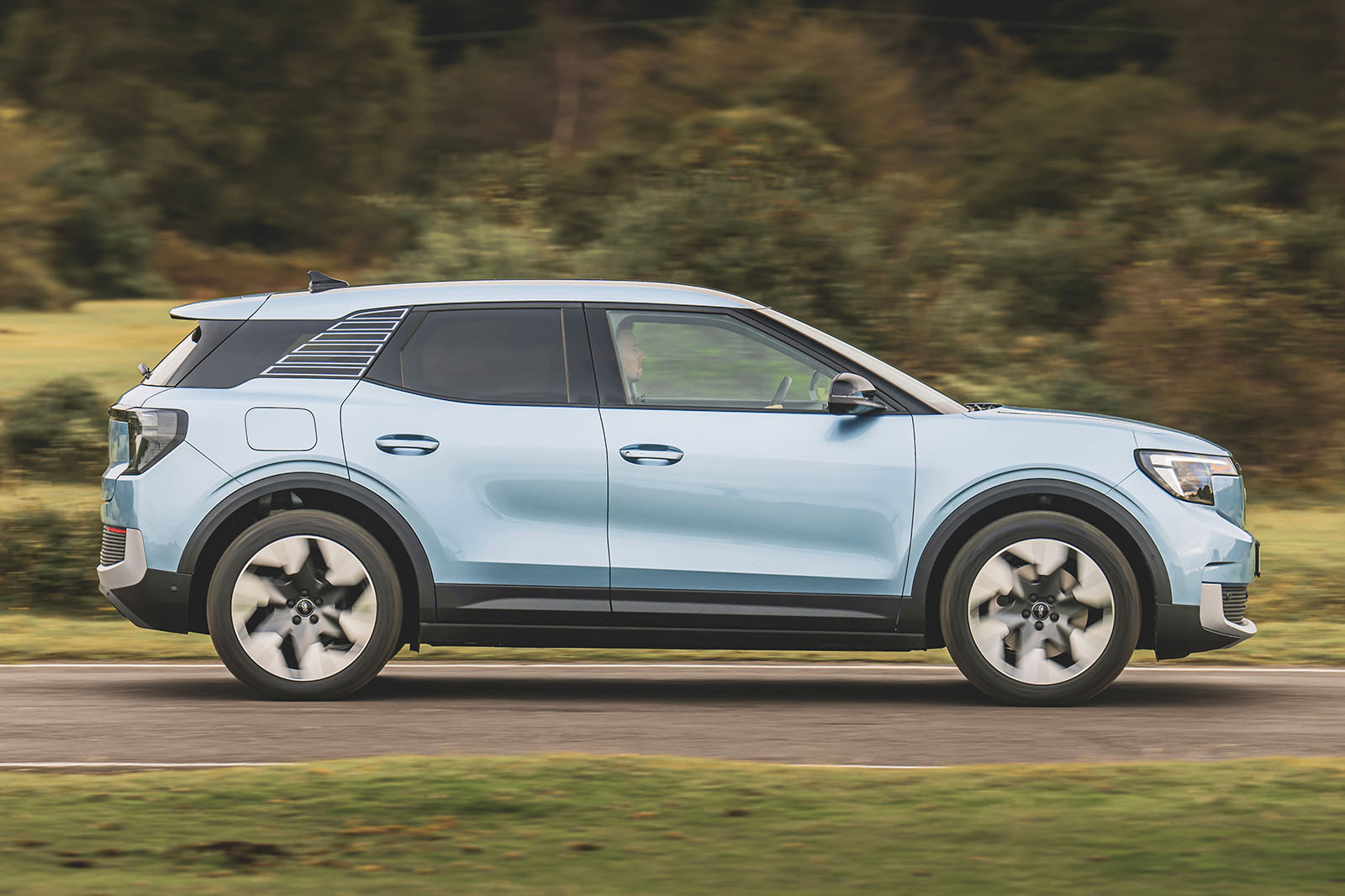 Ford Explorer Review 2025, Price & Specs | Autocar