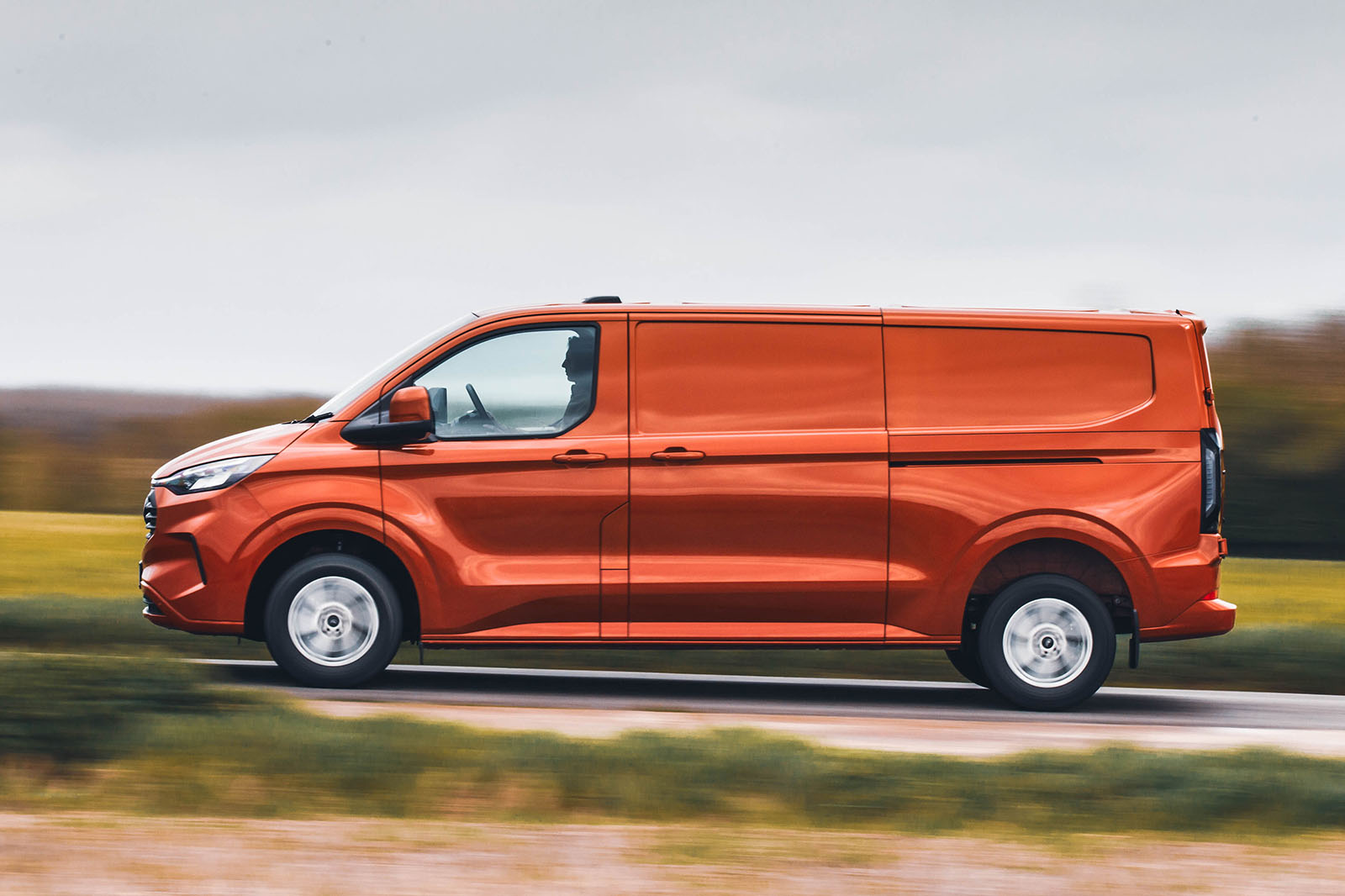 Ford Transit Custom Review 2025, Price & Specs | Autocar