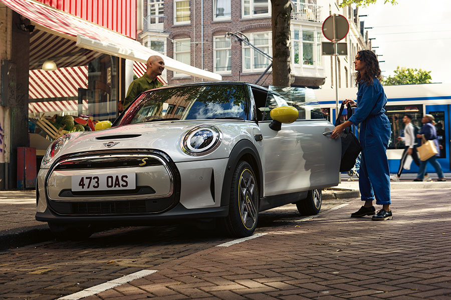 MINI Electric drivers pick their top features | Autocar