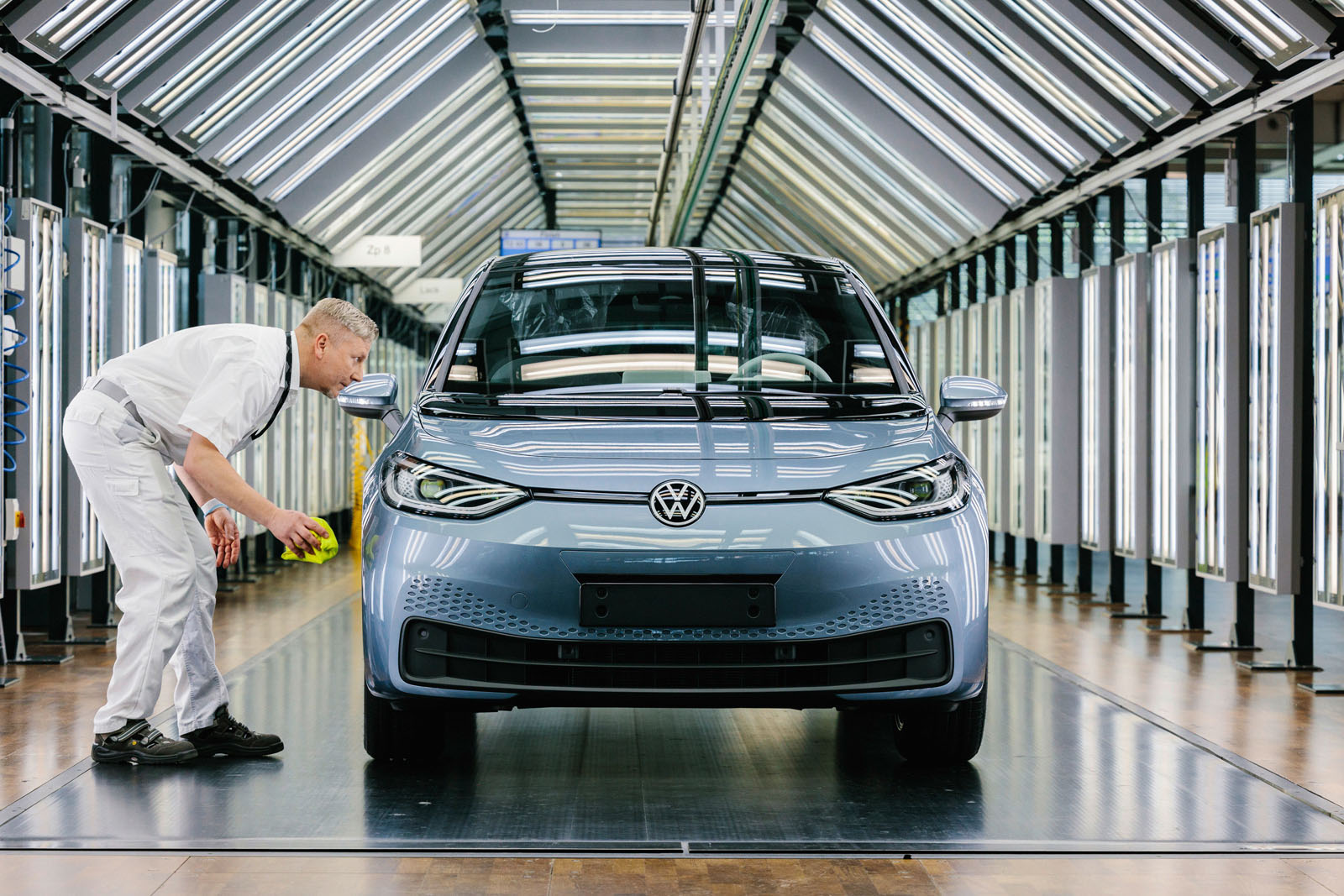 "The board has failed": Unions vs managers as VW battles for profits ...