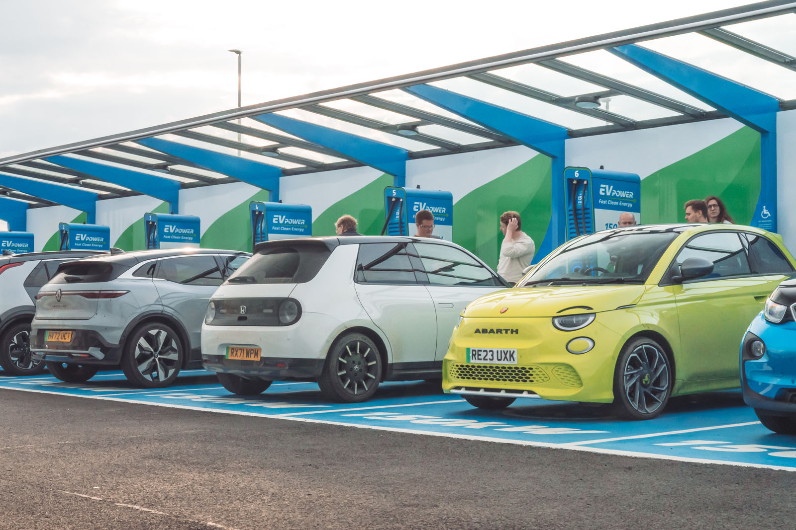 "A huge success story": UK eyes 300,000 EV chargers by 2030 - WSG ...