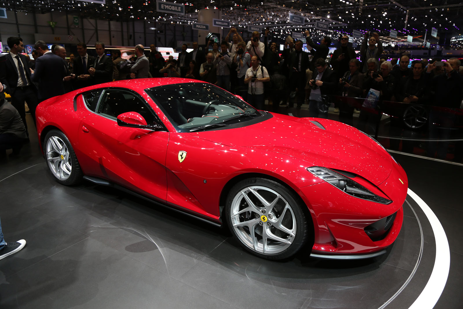 789bhp Ferrari 812 Superfast revealed as most powerful series model yet ...