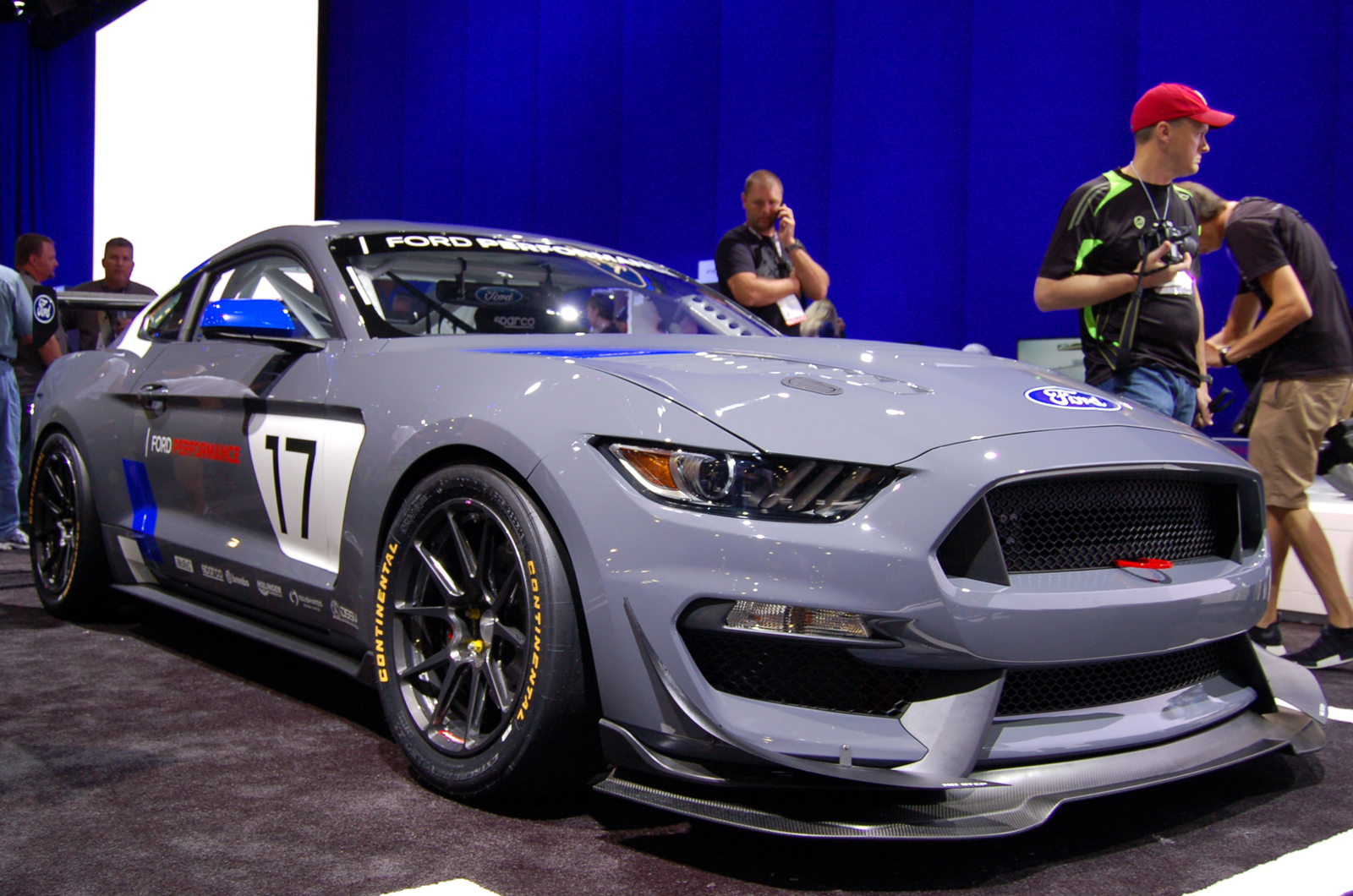 Ford unveils Mustang GT4 race car at SEMA show | Autocar