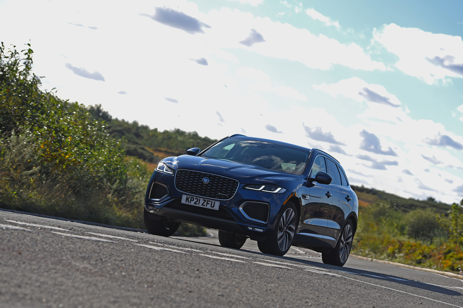 Jaguar F-Pace owners hit with electric power steering fault - WSG ...