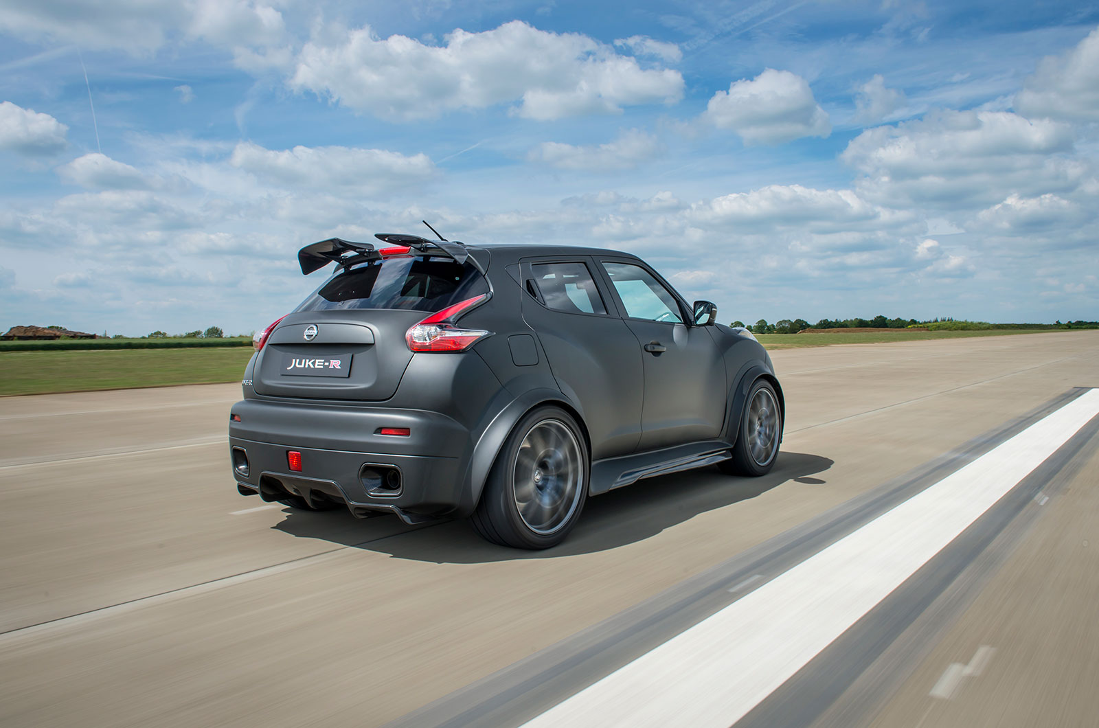 Nissan Juke R Engine