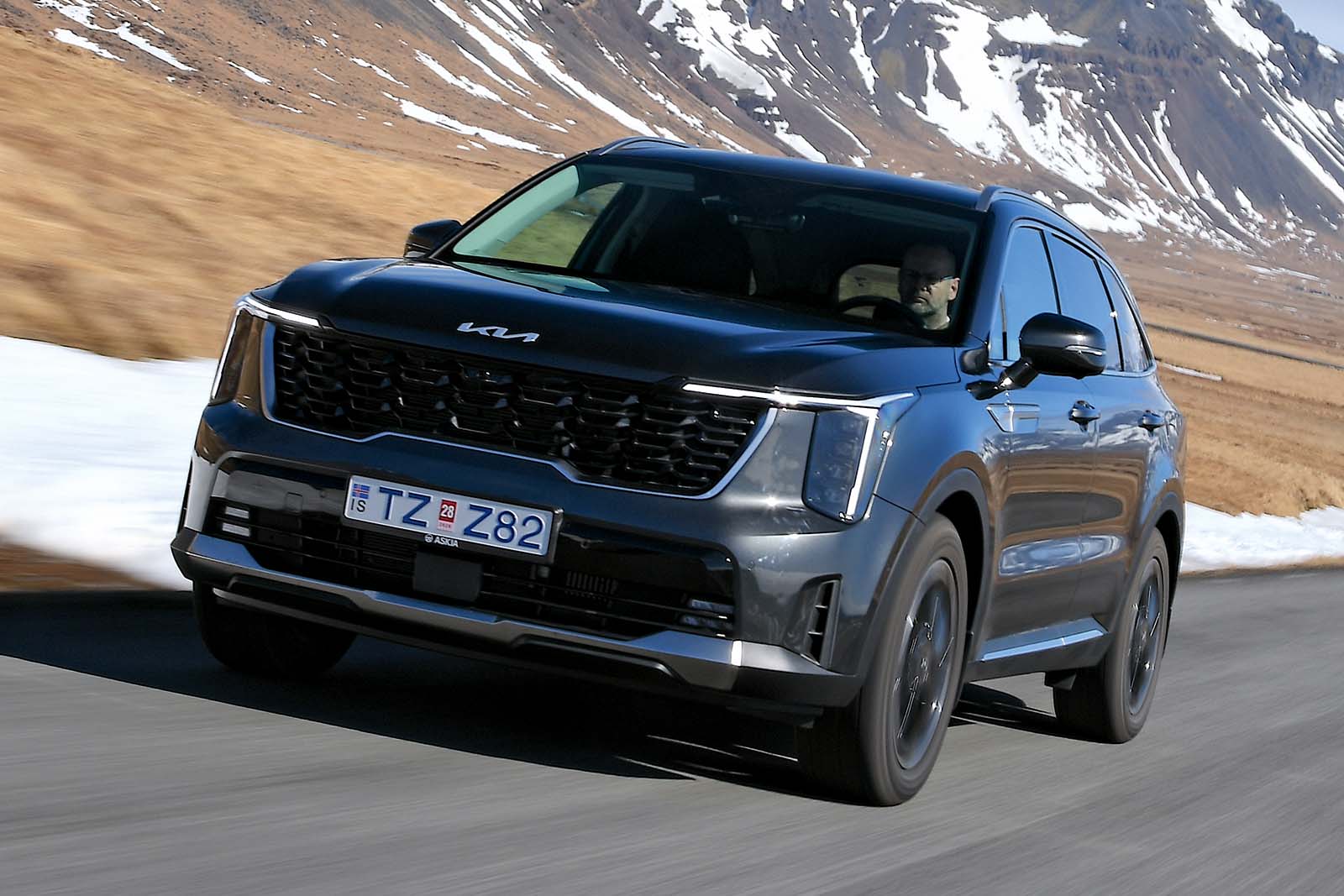 Exclusive: New 2024 Kia Sorento driven - to an active volcano - WSG ...