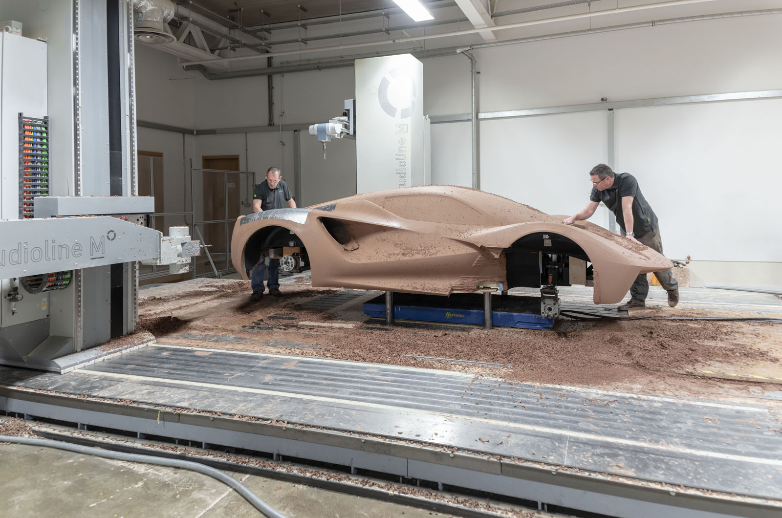Car Design Studio NEW JAGUAR DESIGN STUDIO: JAGUAR OPENS THE DOORS TO