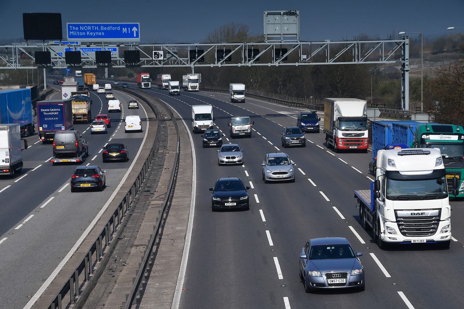 UK government to invest £30 million into decarbonising roads | Autocar