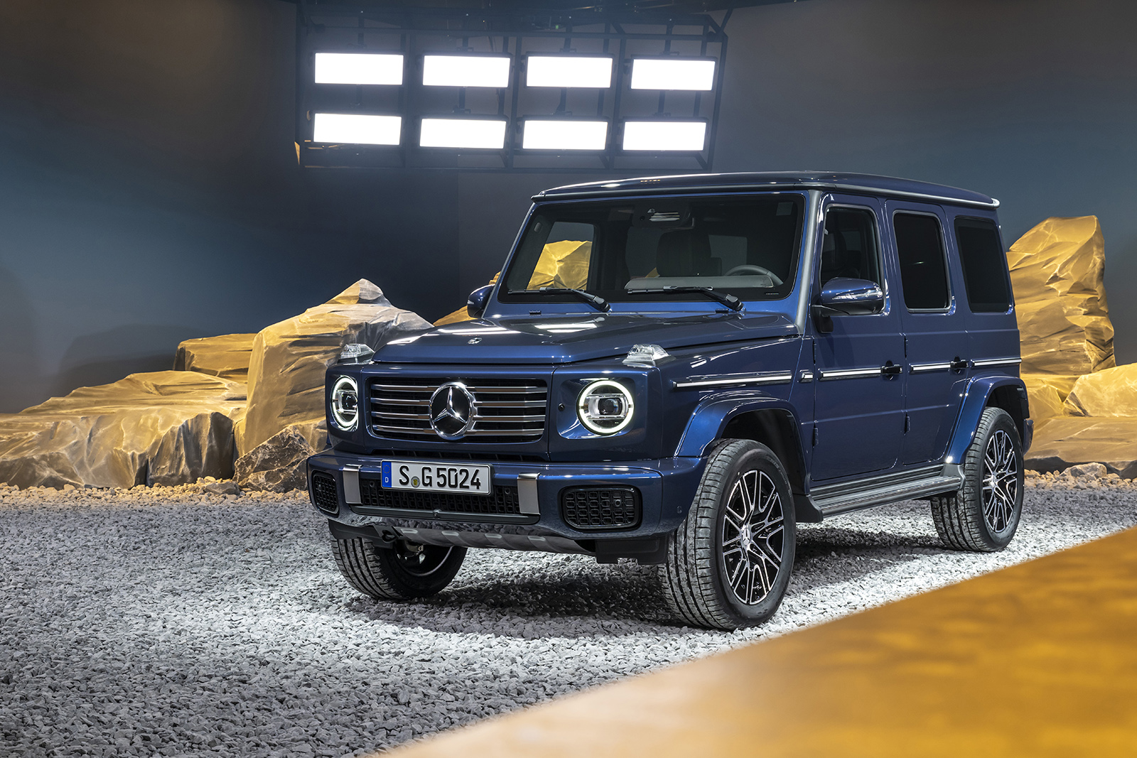 Mercedes G-Class revamp brings hybrid power and touchscreen - WSG ...
