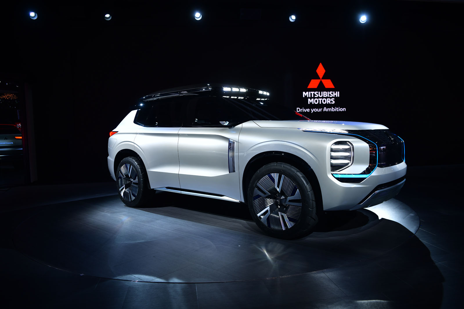 Mitsubishi to reveal electrified SUV concept at Geneva | Autocar