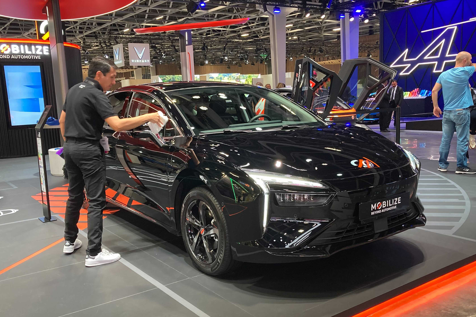 Mobilize Limo is electric saloon designed for private hire use | Autocar