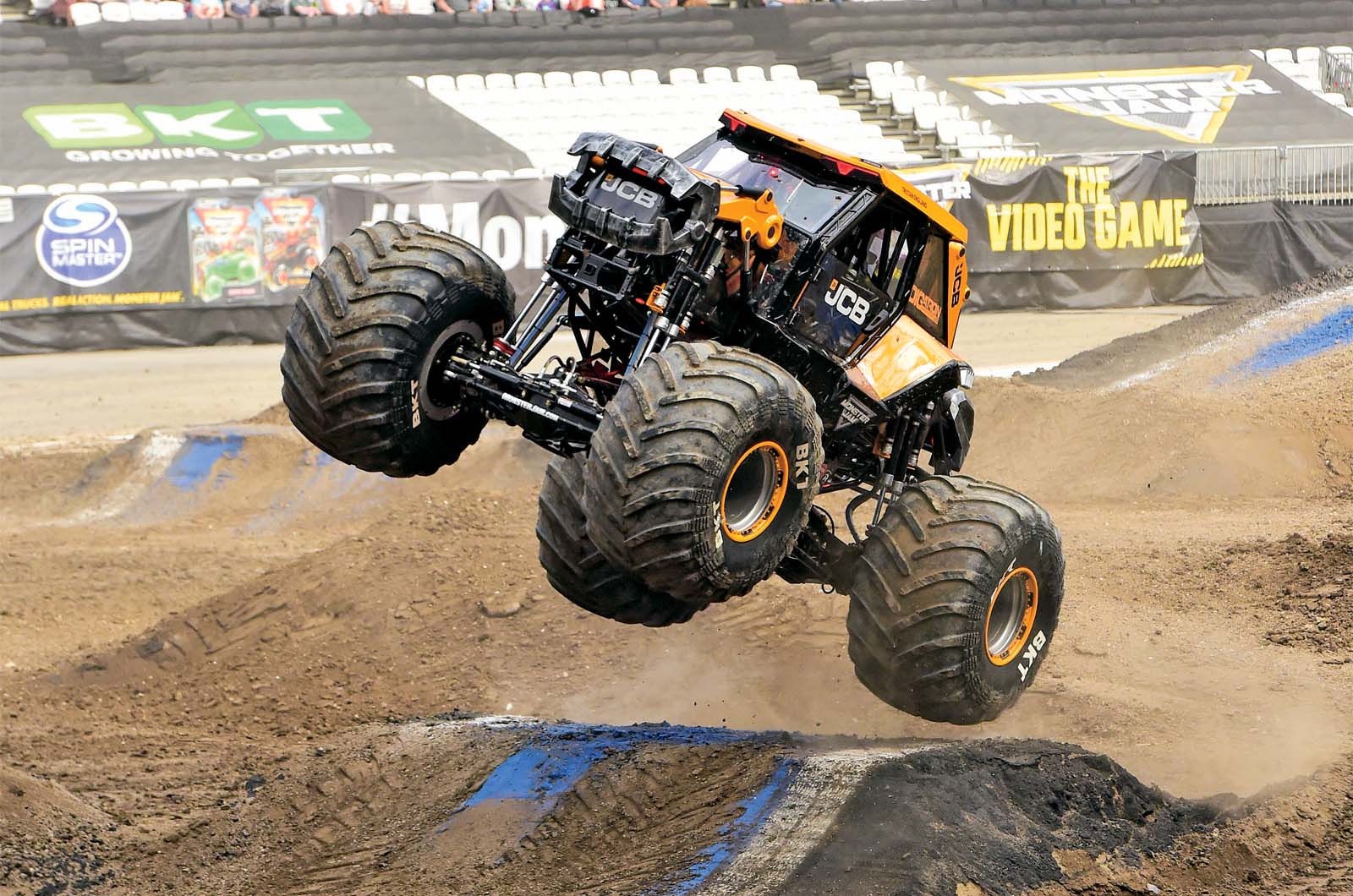 The wildest digger ever: meet JCB's 1479bhp monster truck | Autocar