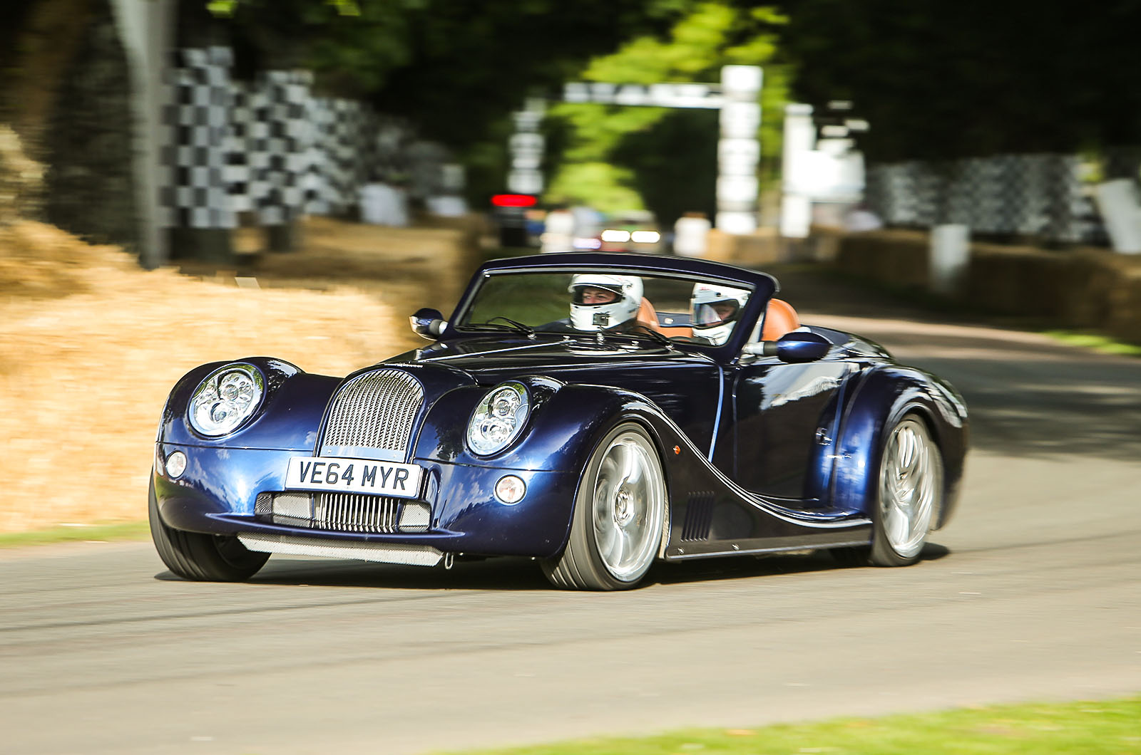 Morgan's Aero 8 shows the majesty of Goodwood | Autocar