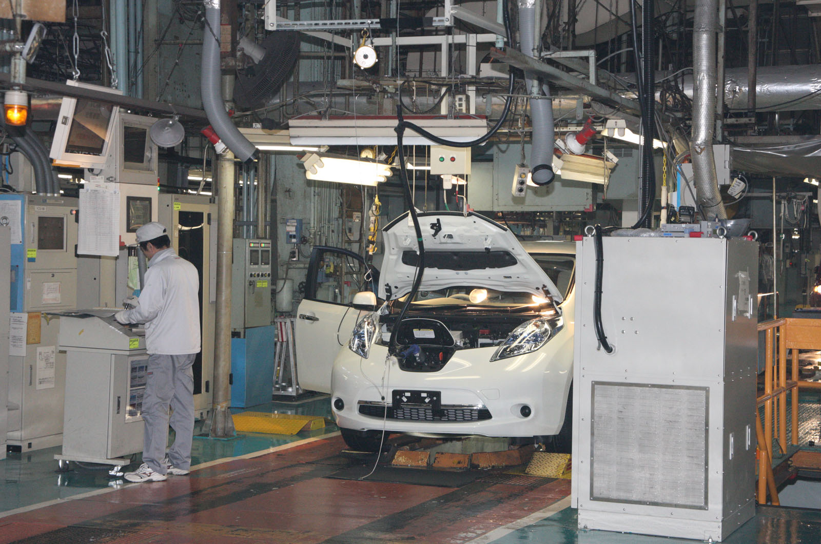 Nissan suspends all vehicle production in Japan | Autocar
