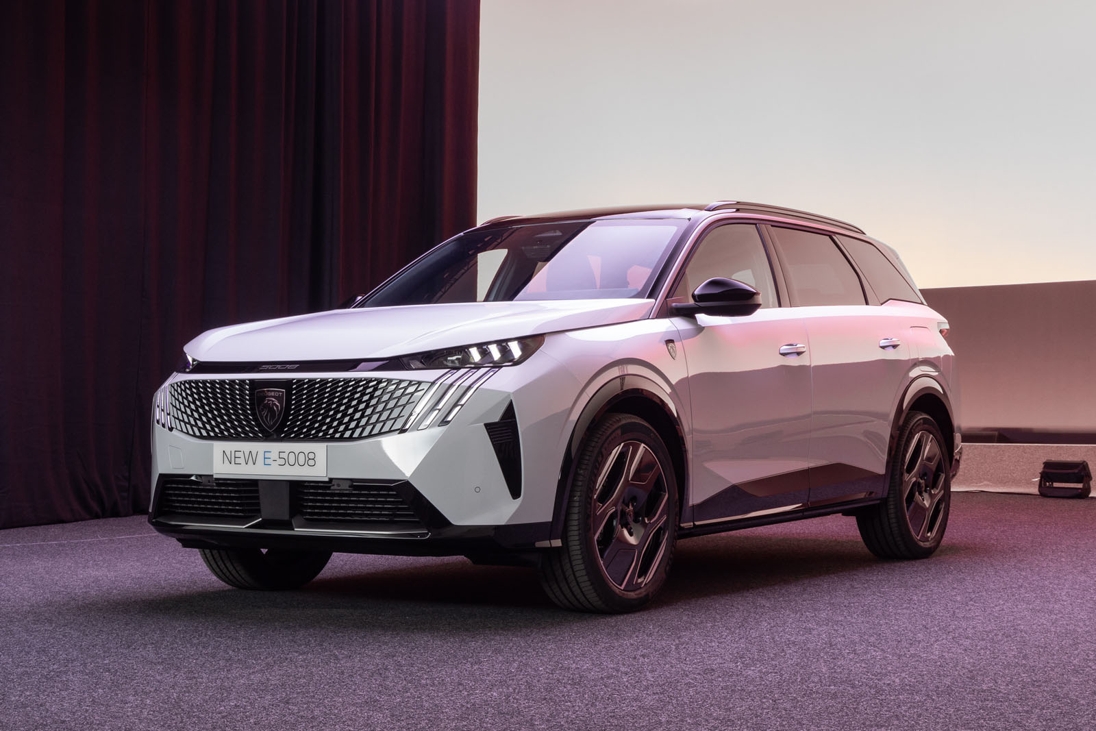 Peugeot e-5008 brings seven seats and 410 miles of range | Autocar