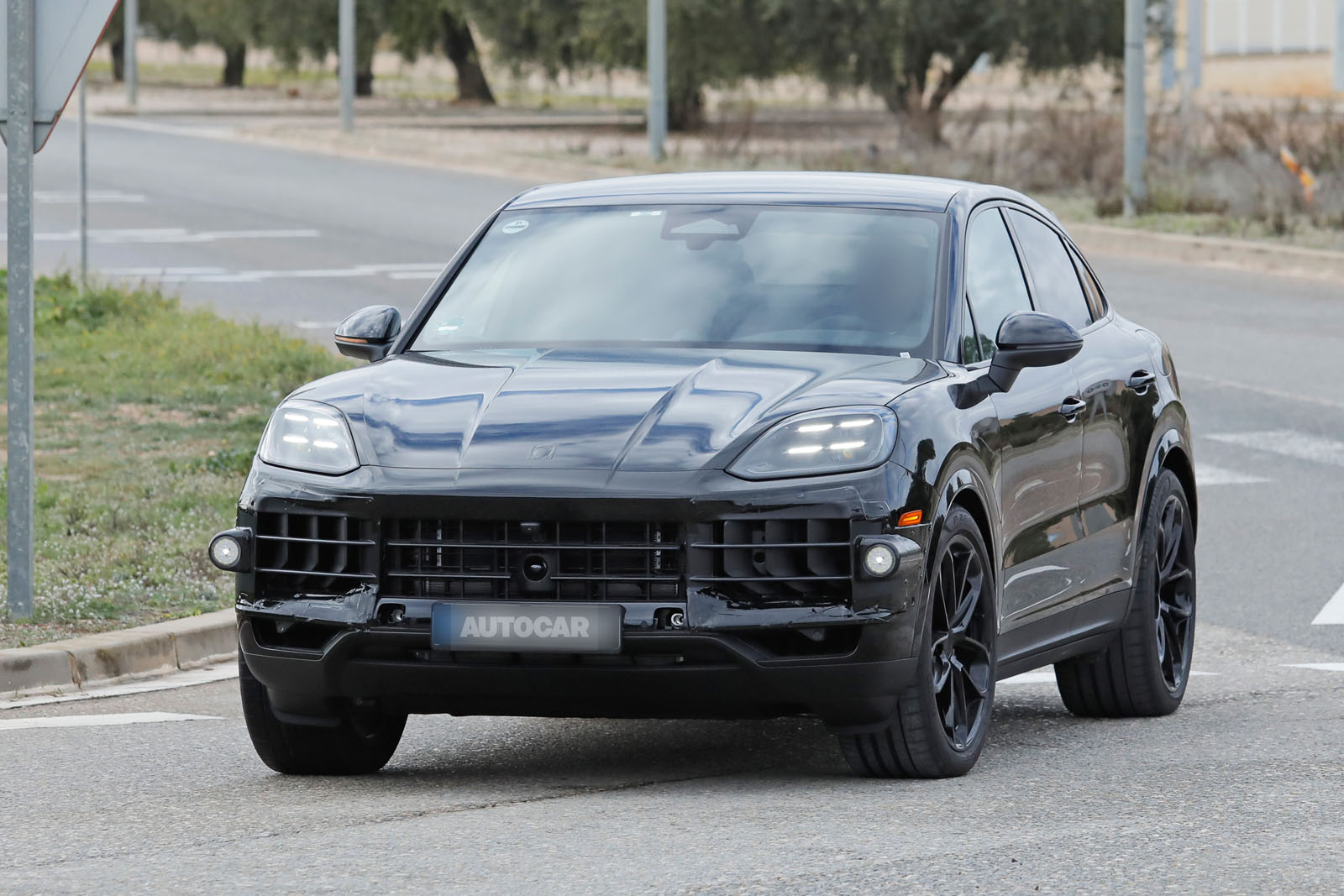 Petrol Porsche Cayenne set for update as new EV nears launch - Phemany.com