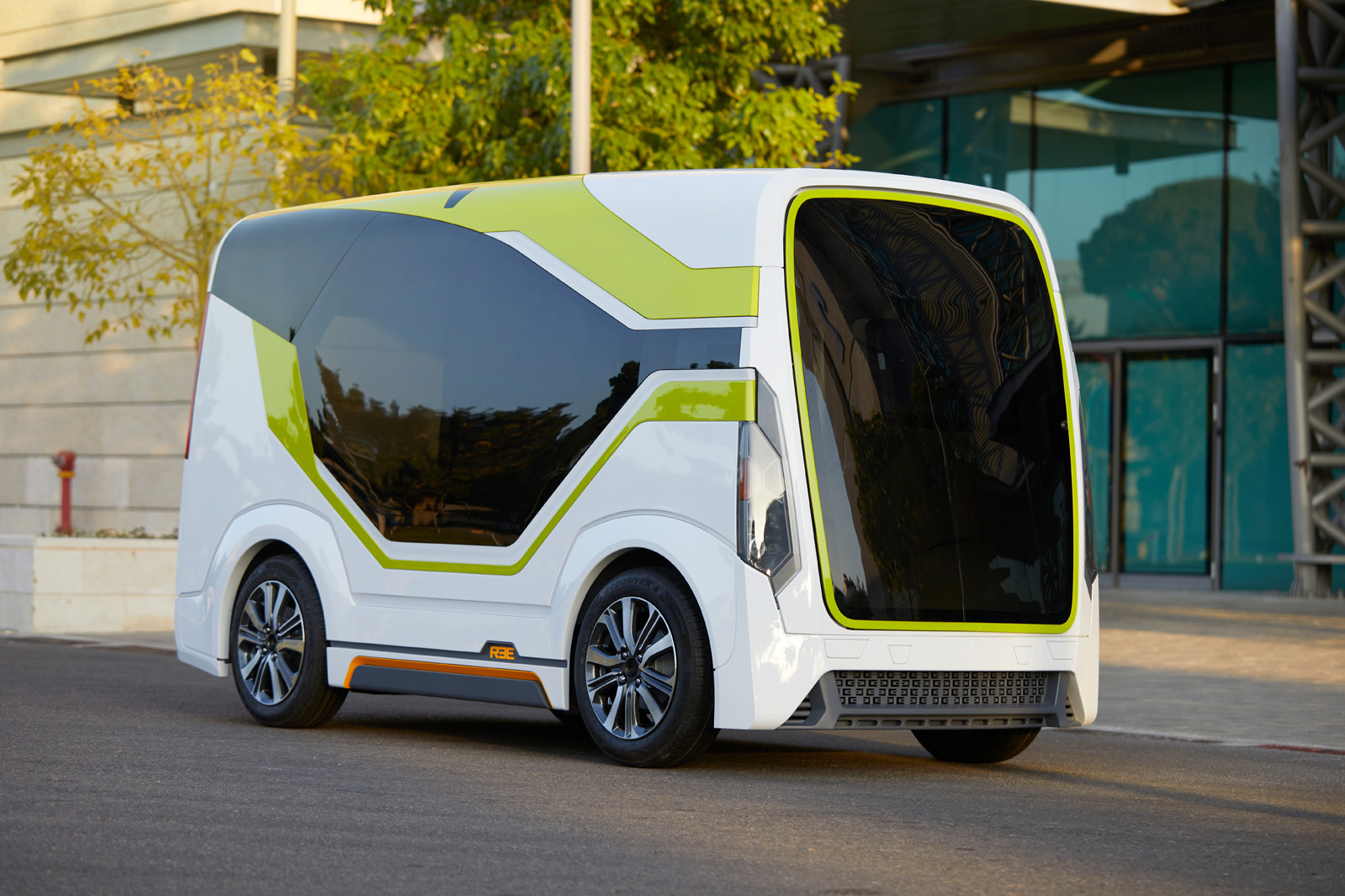 REE unveils fully autonomous last-mile delivery van concept | Autocar