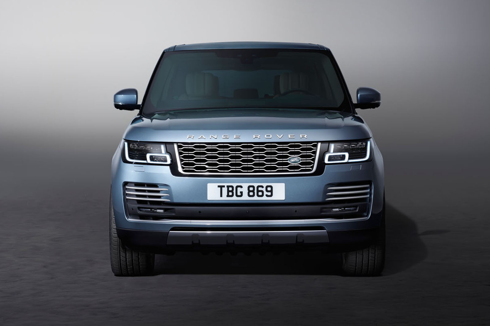 Range Rover facelift brings all-new P400e plug-in hybrid variant | Autocar