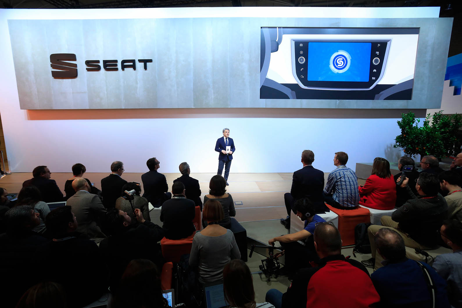 Cars makers ramp up smartphone integration in new tech race | Autocar