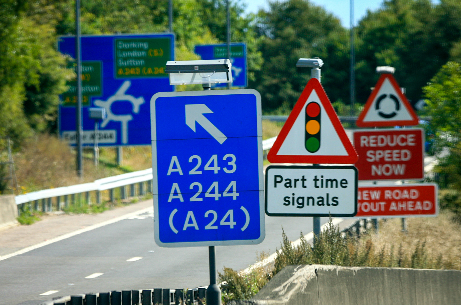 Local councils to remove ‘pointless' road signs | Autocar