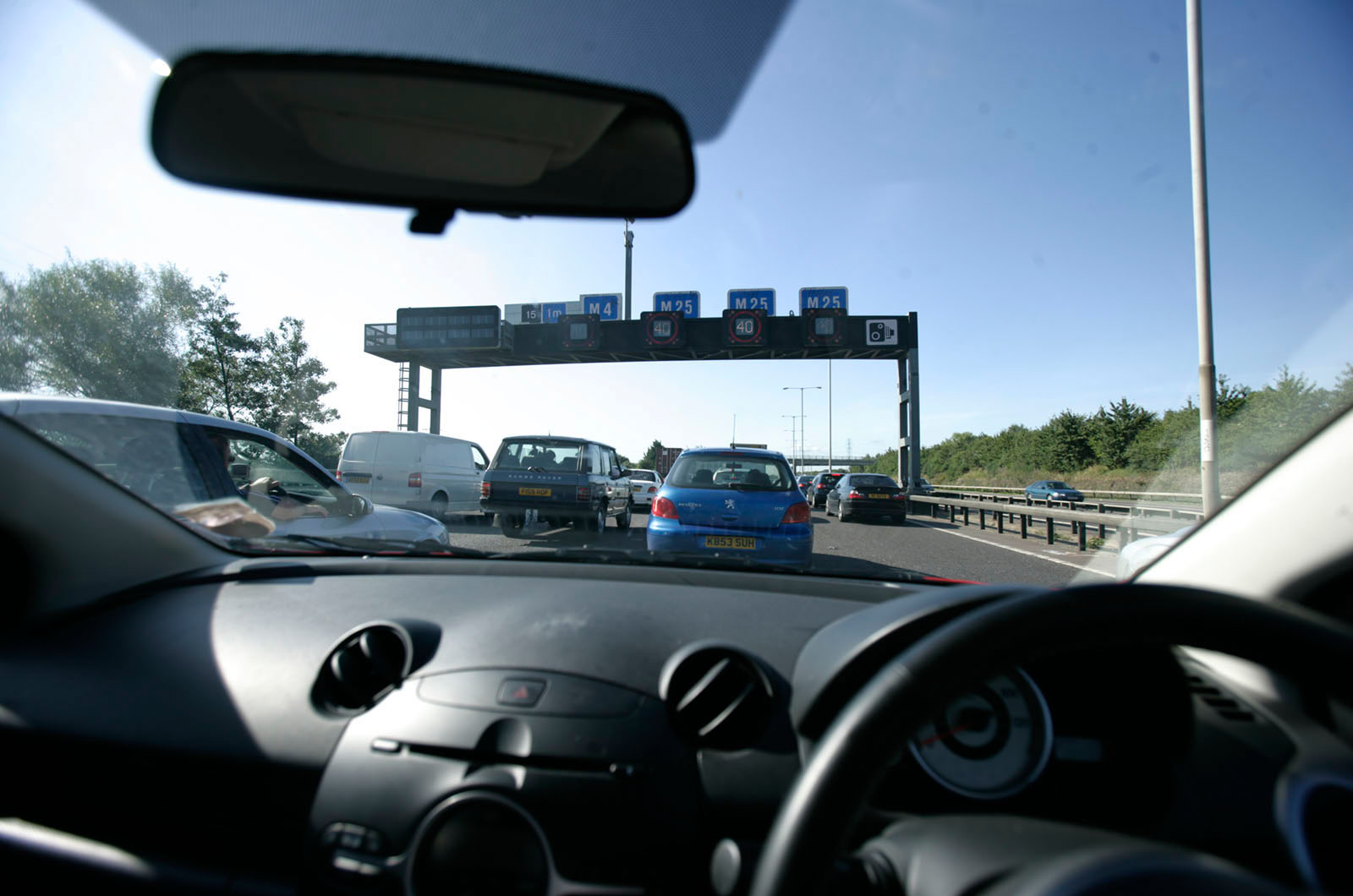 Government to trial £150 million connected roads project in 2017 | Autocar