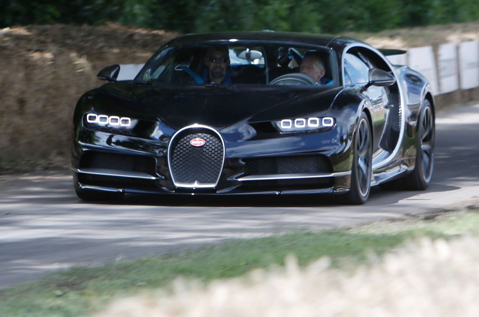 2016 Bugatti Chiron - every detail on the Veyron's 260mph+ successor ...