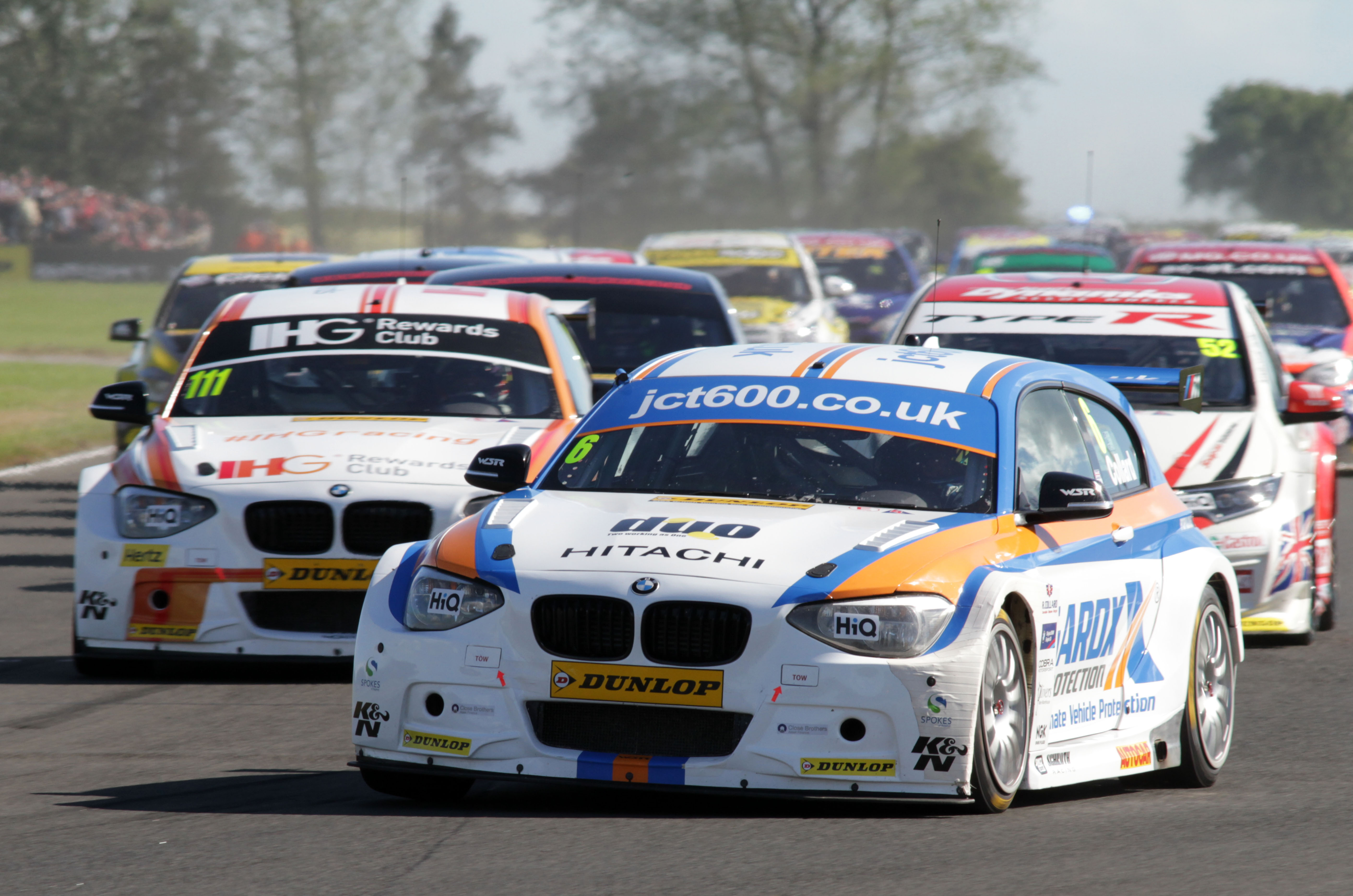 BMW team WSR dominates Croft BTCC event - video highlights | Autocar