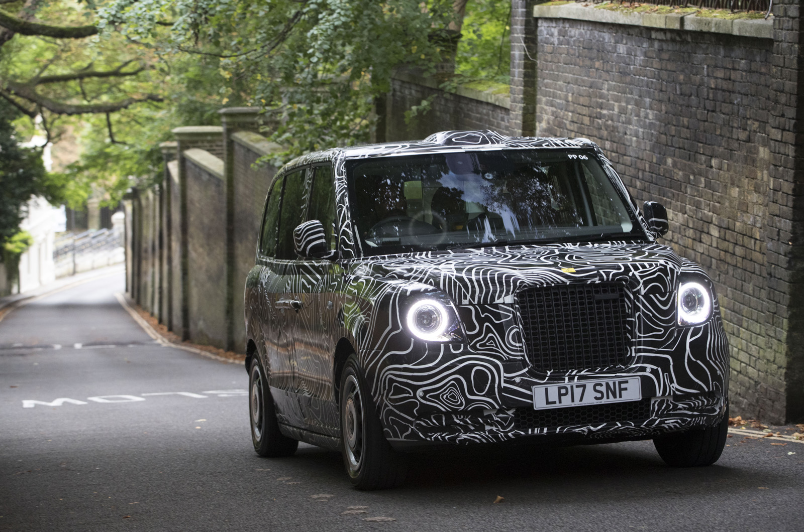First ride: LEVC TX taxi prototype on the streets of London | Autocar
