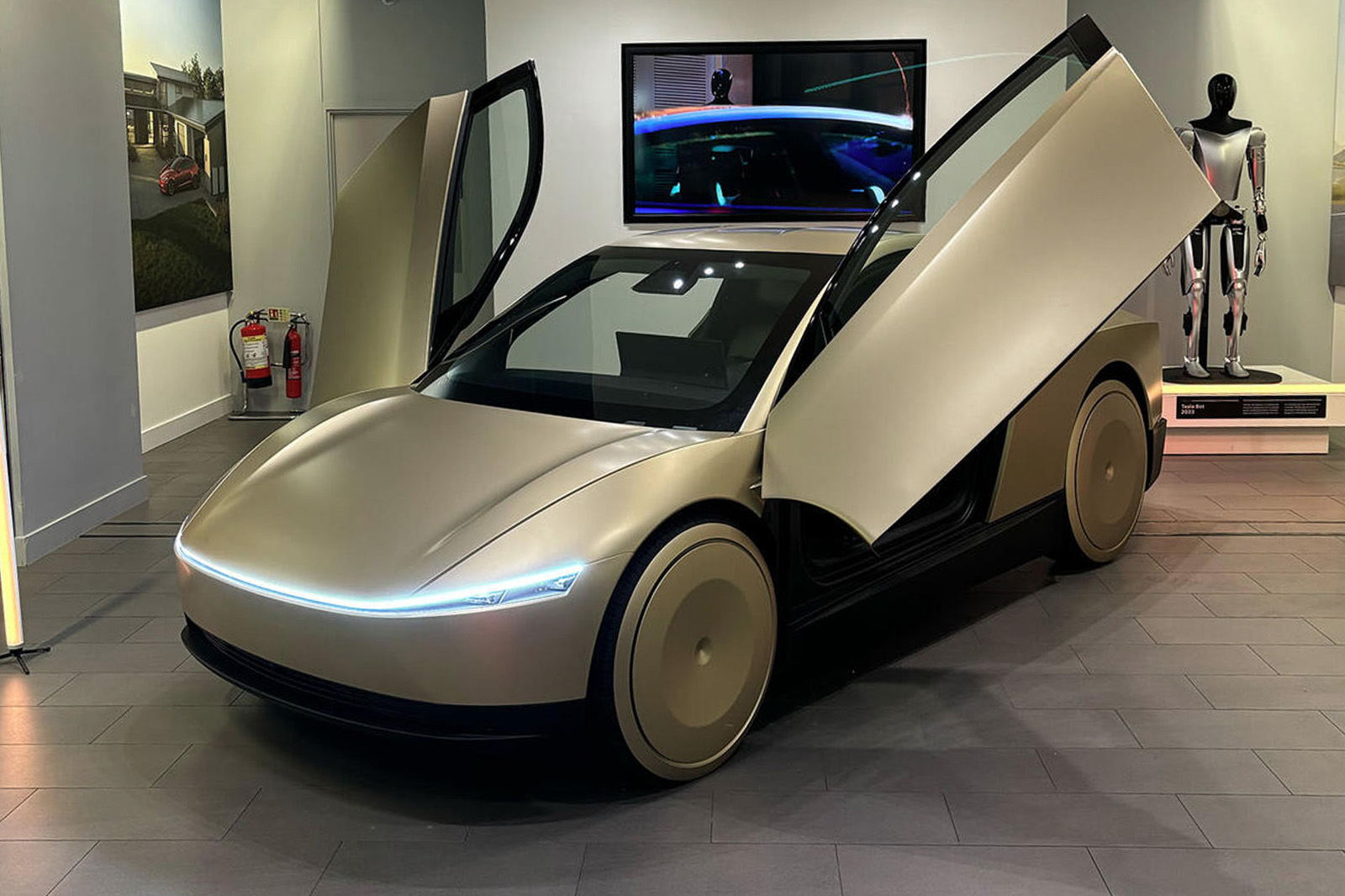 Tesla self-driving Robotaxi shown in UK ahead of 2027 launch - WSG ...