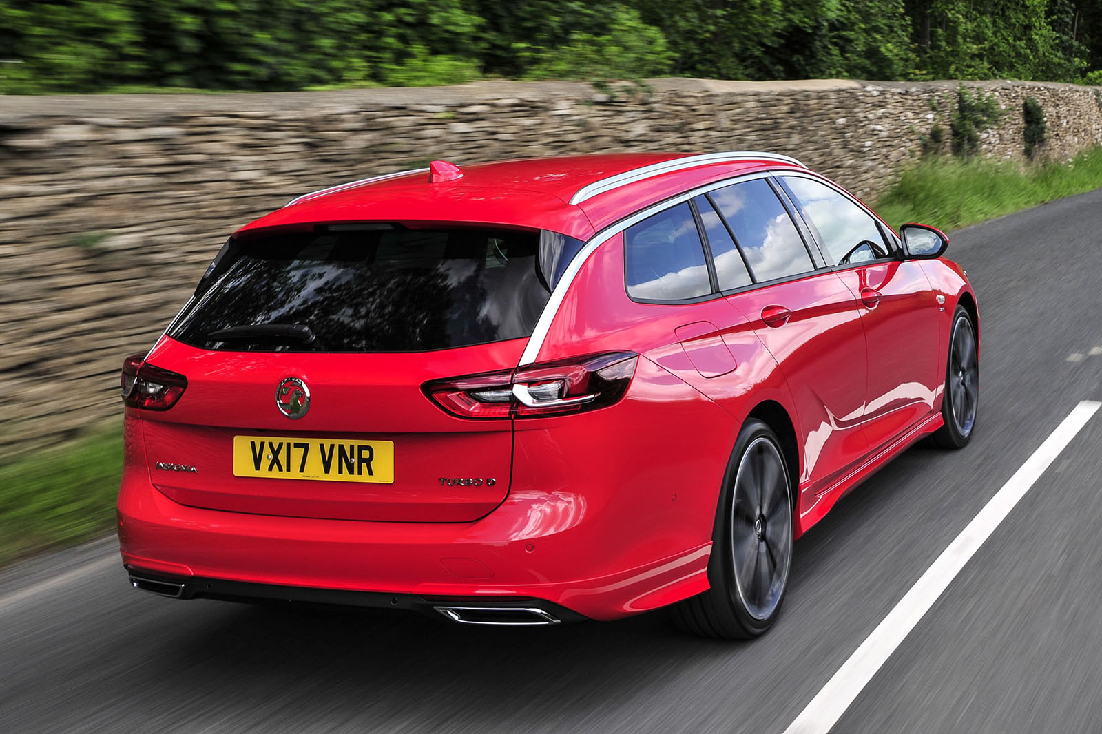 Vauxhall Insignia Sports Tourer SRi Nav 1.6 Turbo D 136 2017 first ...