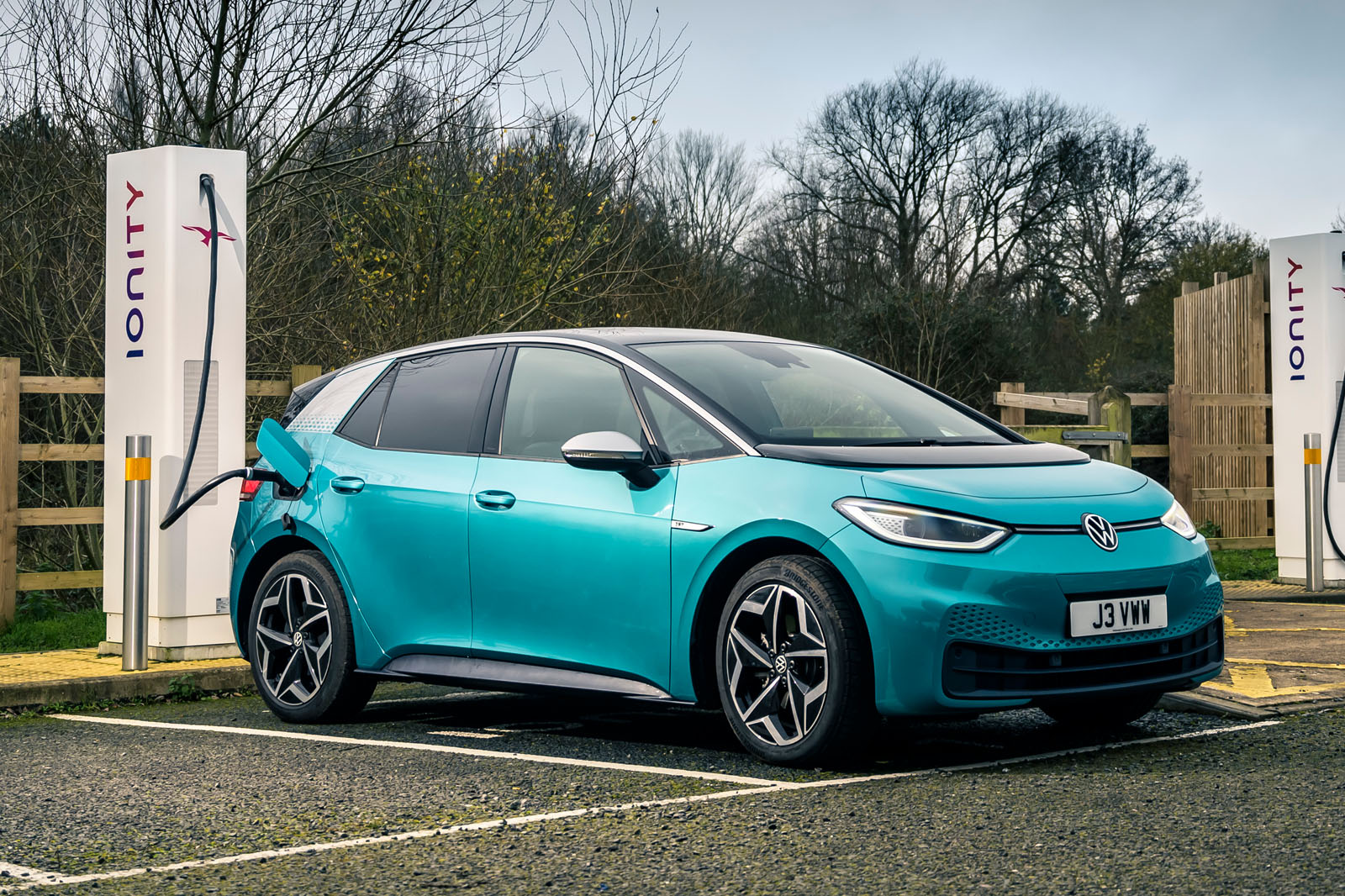 UK government misses motorway EV charging target | Autocar