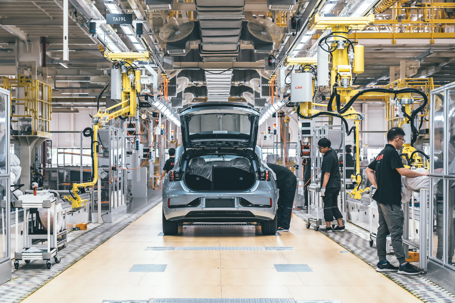 Inside One Brands Struggle To Stay Ahead In Chinas Cut Throat Car Market Wsg Consumer