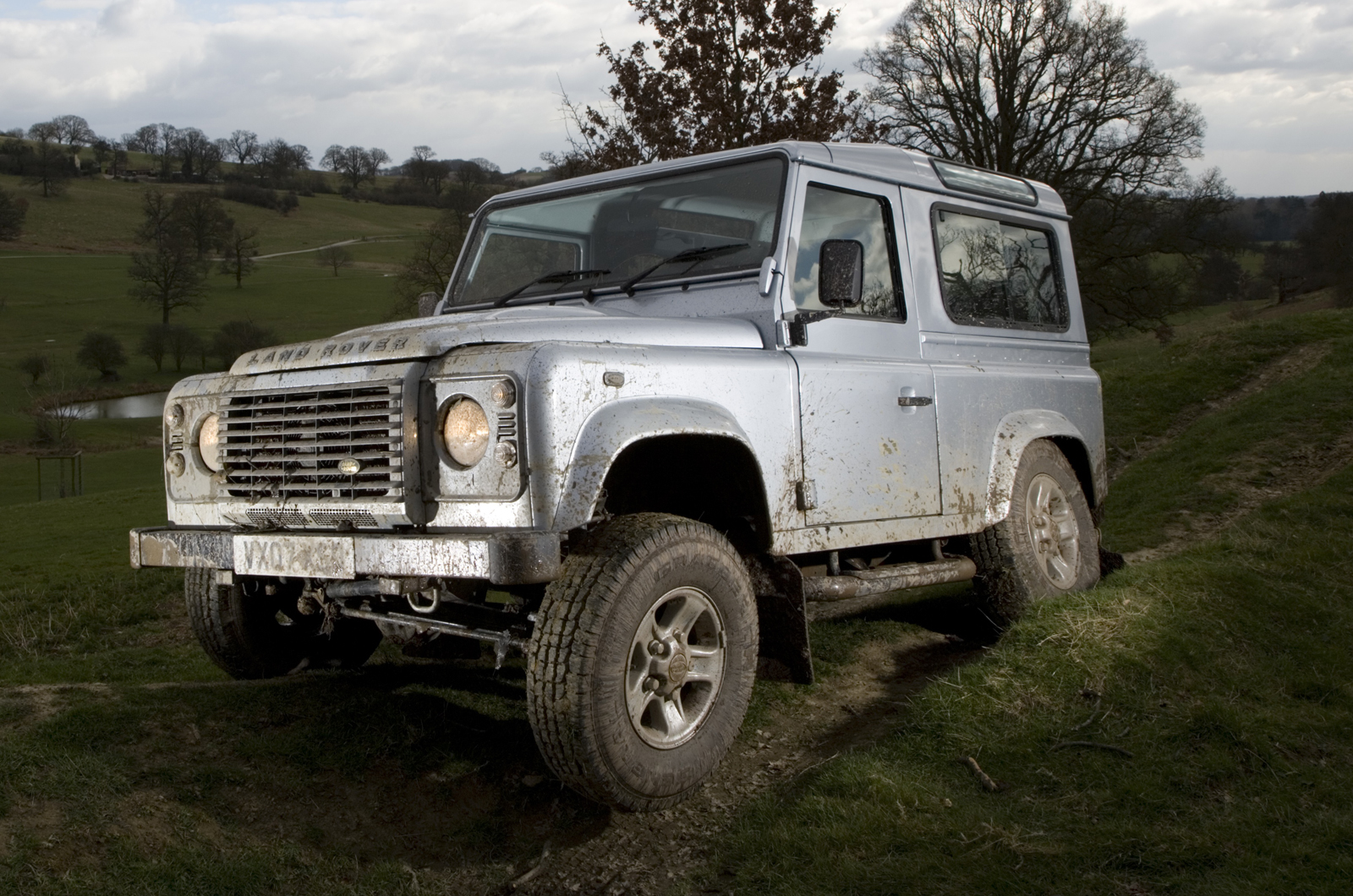 Current Defender to live on to 2017 | Autocar