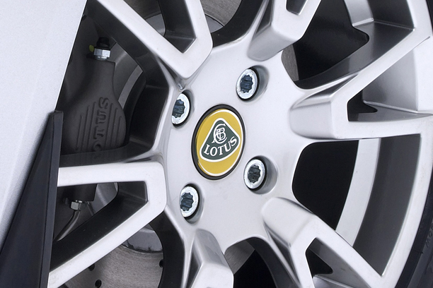 Lotus axes dealer network | Autocar