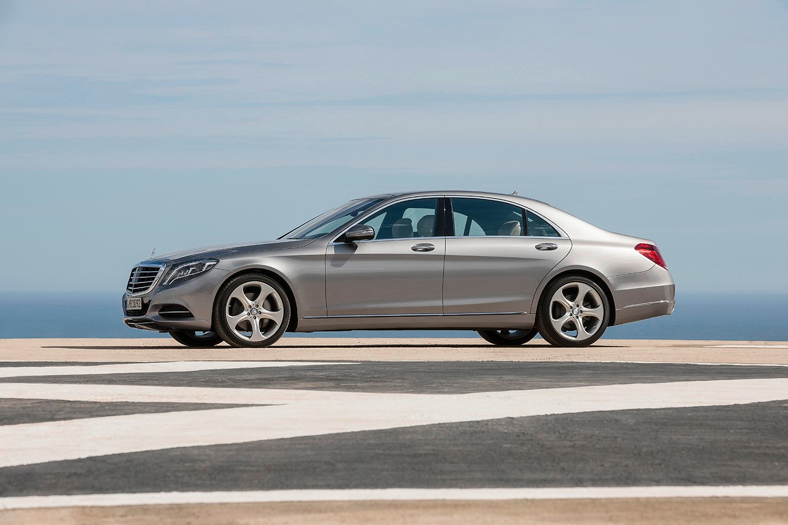 New S-class uses innovative tech to improve on comfort and safety