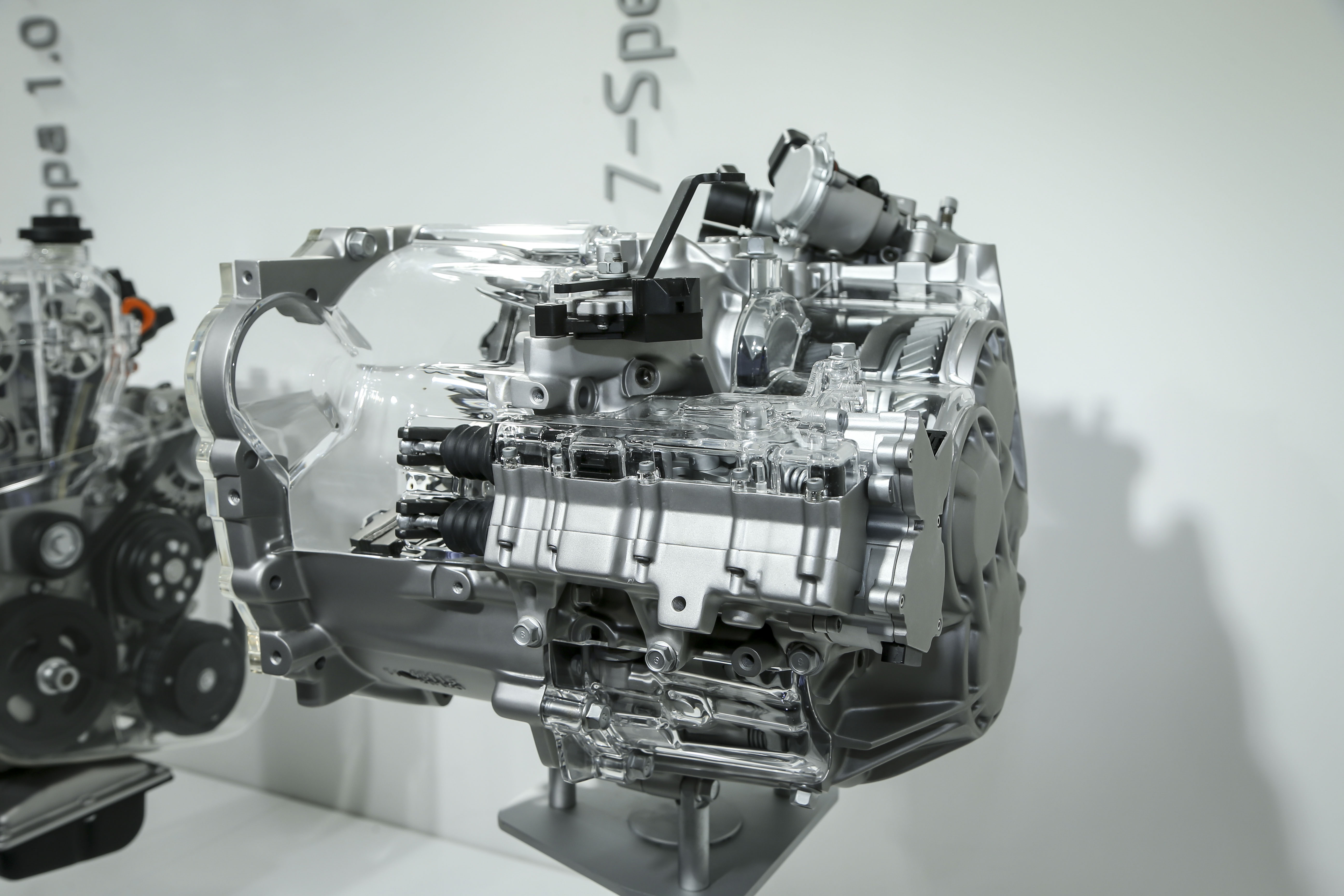 Hyundai unveils downsized turbo engines and seven-speed transmission ...