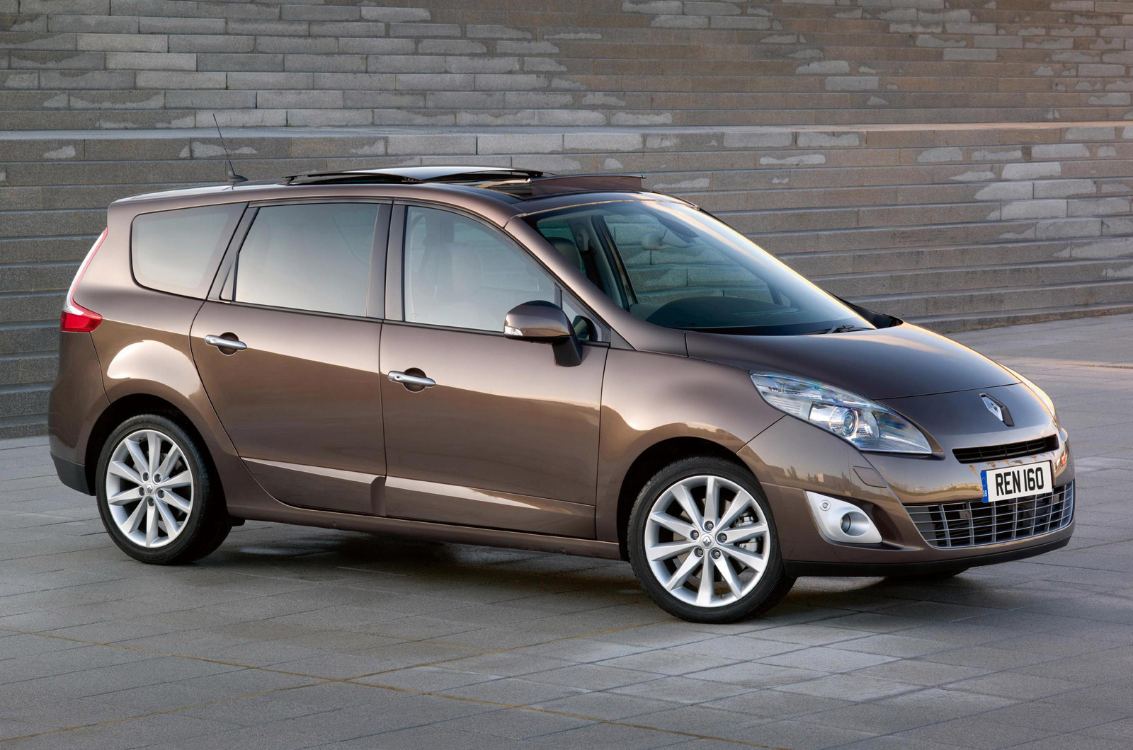 Scenic’s new dCi engine launched | Autocar