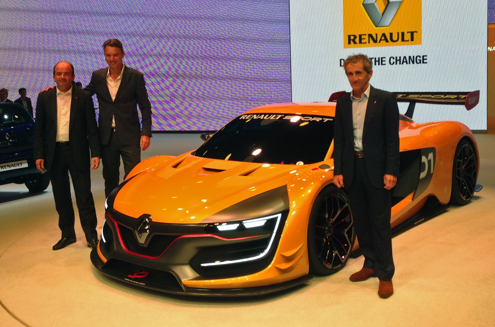 Renault reveals new 493bhp racing car