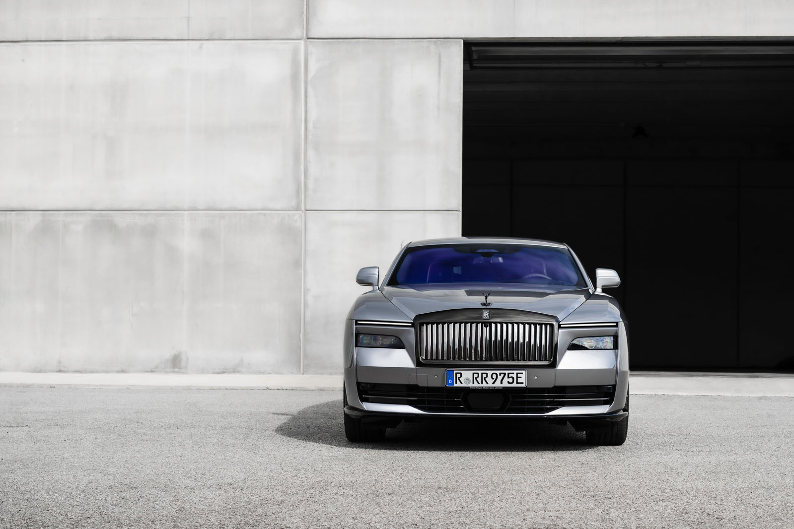 Rolls-Royce Spectre Review 2025, Price & Specs | Autocar