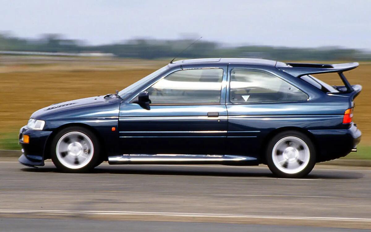 Top old-school hot hatches from £2k | Autocar